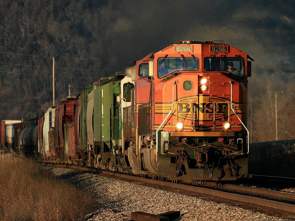 BNSF 8266